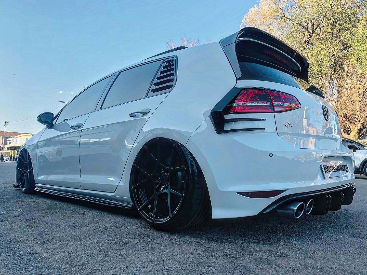 VW Mk7 rear window louver